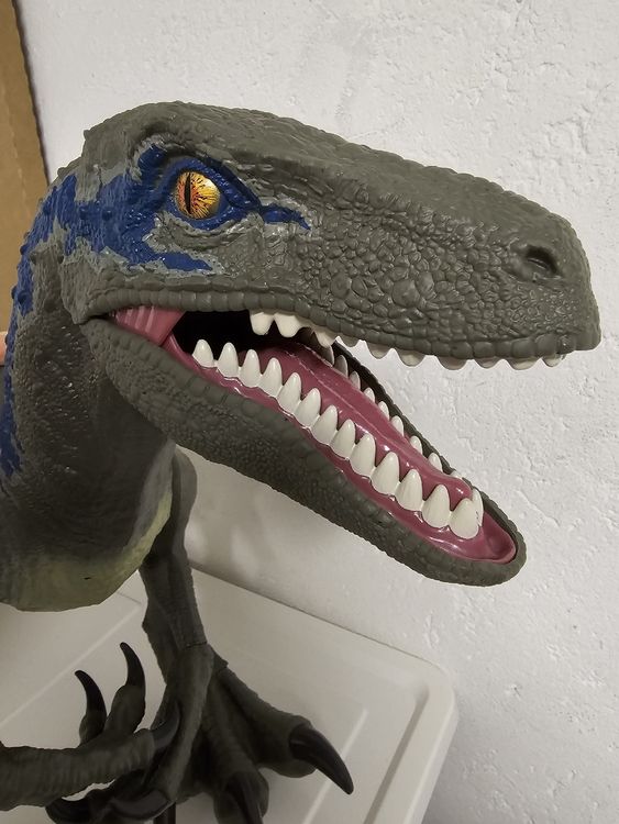 Jurassic World Super Colossal Velociraptor Blue Actionfigur (Gebraucht ...