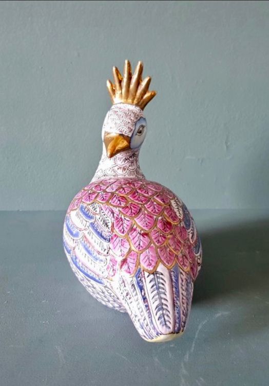 Scultura in porcellana di un uccello con cresta color oro (Usato) a ...