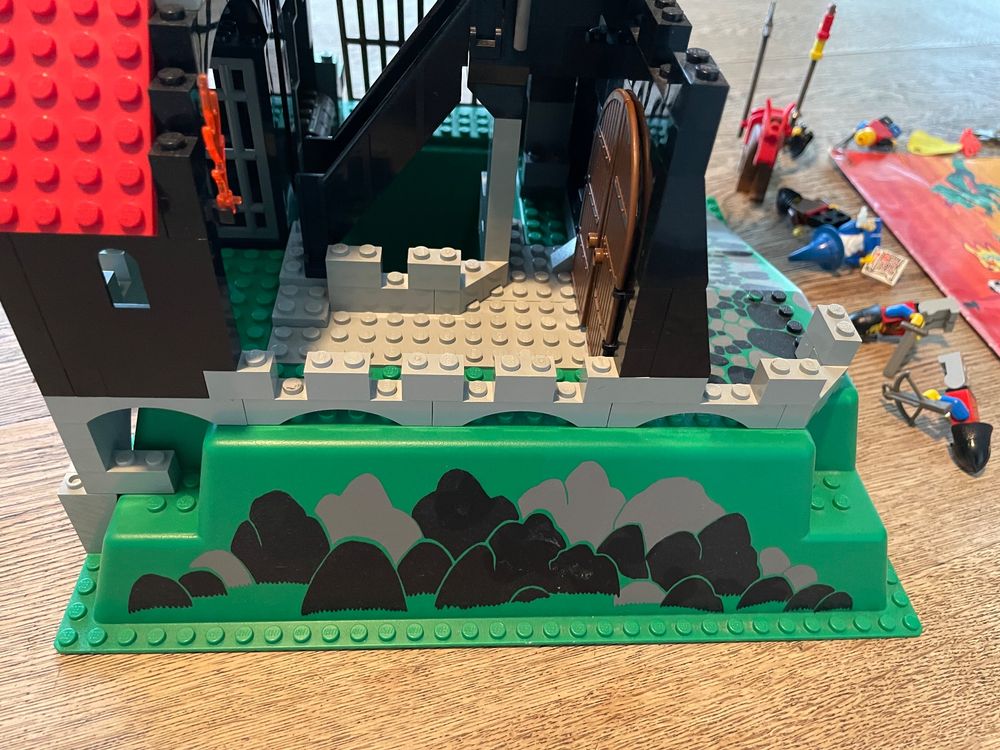 1.- Lego Castle Dragon Knights 6082: Fire Breathing Fortress | Kaufen ...