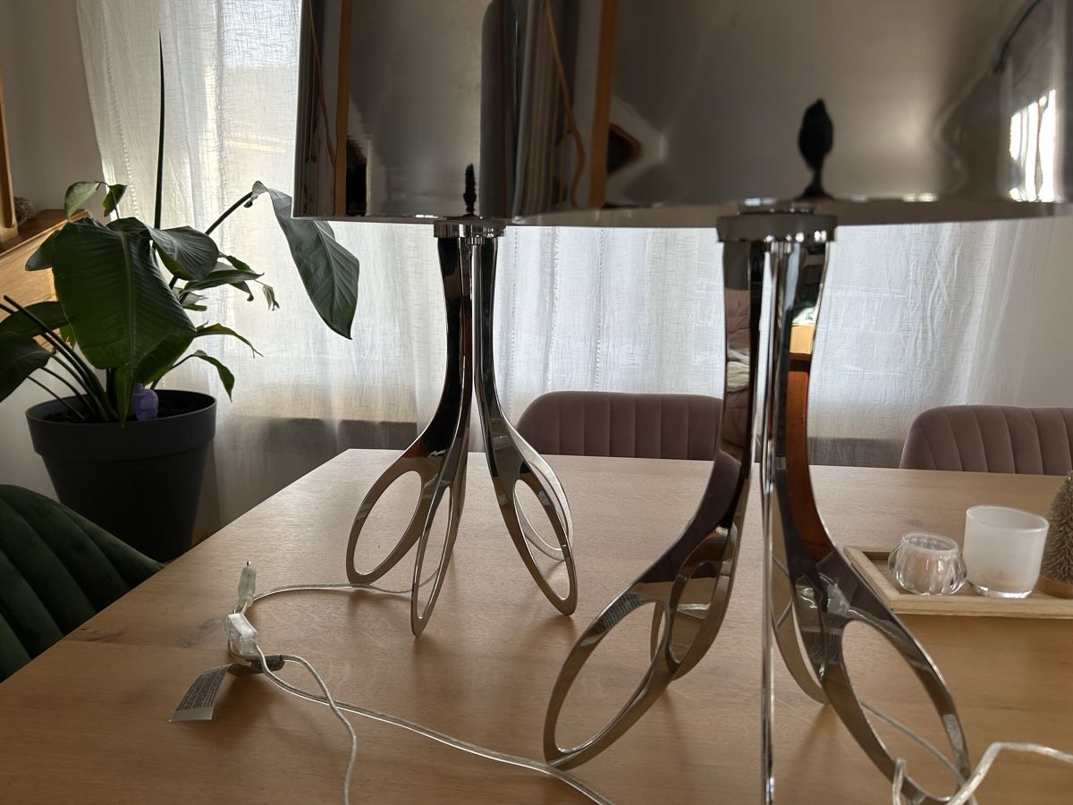 Lampes de table modernes acier chromé (D'occasion) à Cheseaux-Noréaz ...
