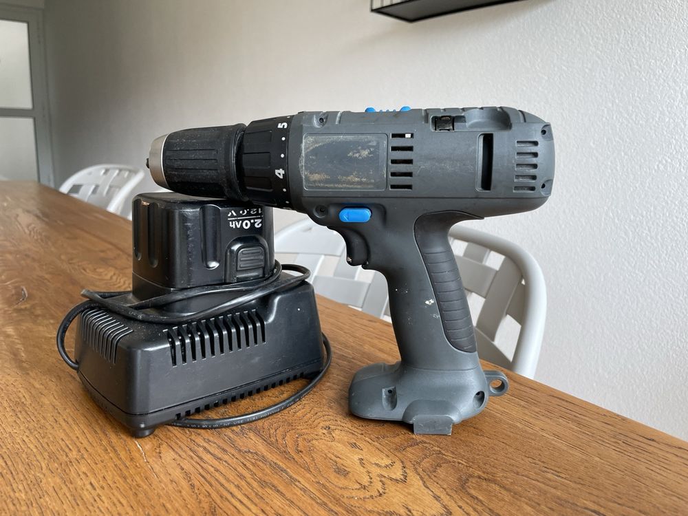 Elu Akkuschrauber (Gebraucht) in Boll für CHF 1 – nur Abholung auf ...