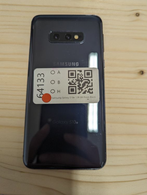 Samsung Galaxy S10e 128 GB Prism Black - Beschädigt (Defekt) in Bern für CHF 63 – mit Lieferung ...