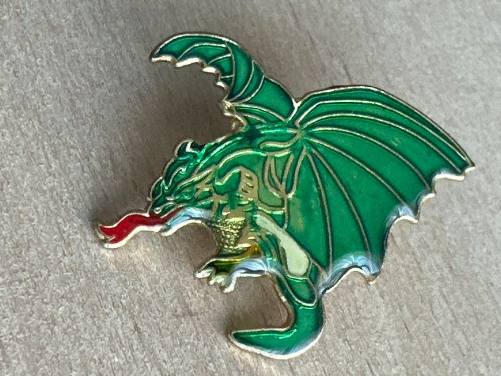Pin Drachen (Gebraucht) in Glattbrugg für CHF 1 – mit Lieferung auf Ricardo kaufen