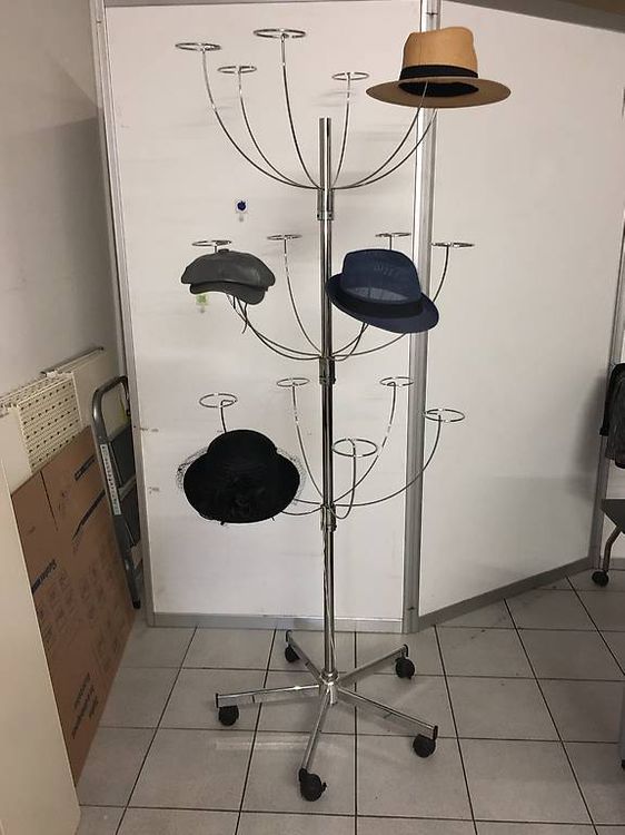 Agencement Support à chapeaux (D'occasion) à Yverdon-les-Bains pour CHF ...