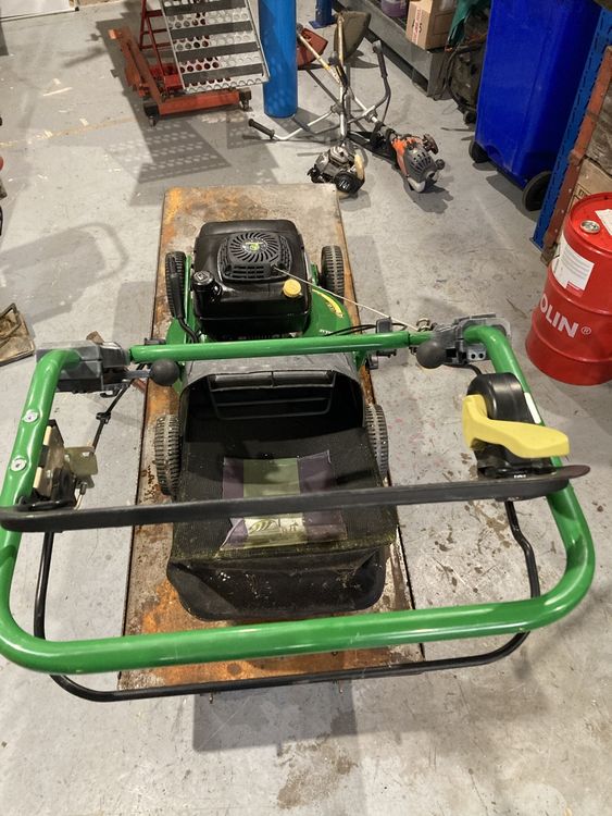 Tondeuse John Deere JX90 (Defekt) in Sainte-Croix für CHF 105 – nur ...