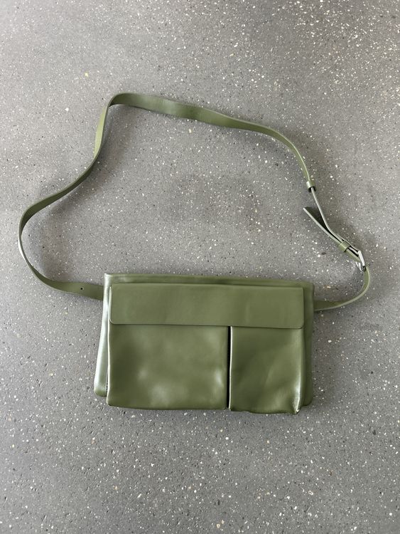 COS Ledertasche Umhängetasche grün neuwertig (Neu (gemäss Beschreibung ...