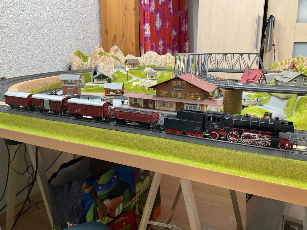 Märklin 3191 Dampflok DB H0 23 105, OVP, 4 Güterw. dazu (Gebraucht) in Triesenberg für CHF 75 ...