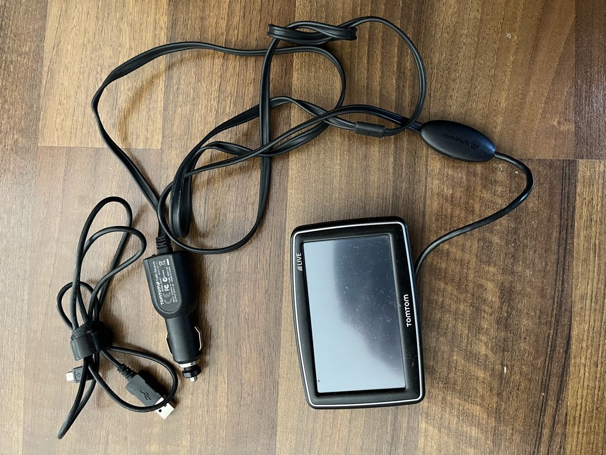 TomTom Navi, inkl. Ladekabel - Top Zustand für Ausflüge! (Gebraucht) in Luzern für CHF 10 – nur ...