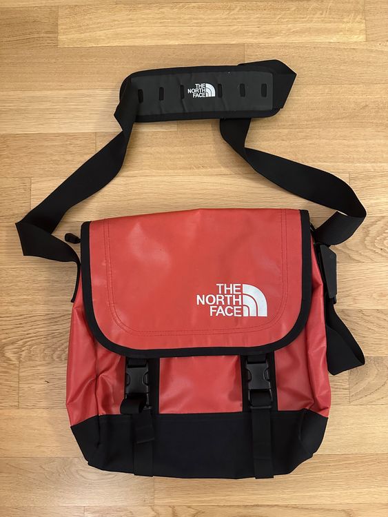 North Face Base Camp Messenger Bag (Gebraucht) in Zürich für CHF 16 ...