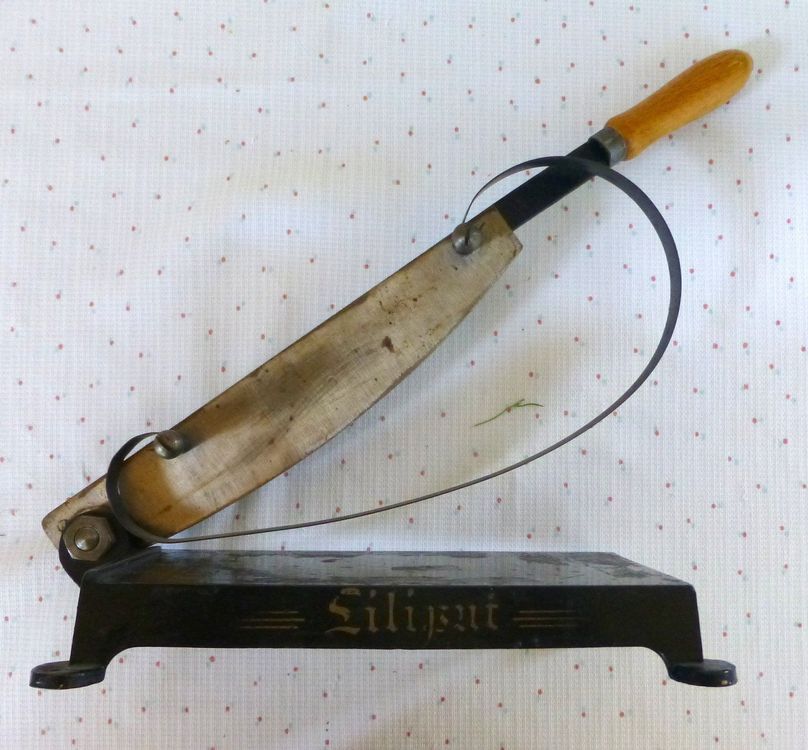 Papierschneide-Apparat (Gebraucht) in Kreuzlingen für CHF 27 – mit ...