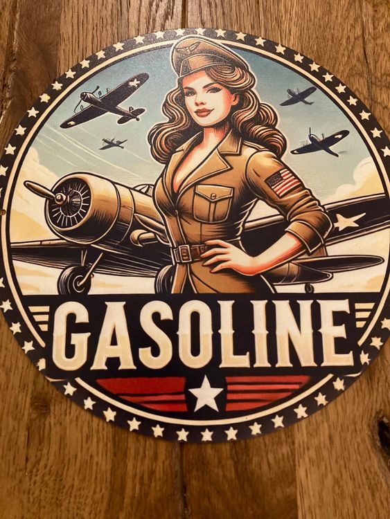 Schönes Retro Aviation Blechschild Pin Up Girl (Neu und originalverpackt) in Bremgarten AG für ...