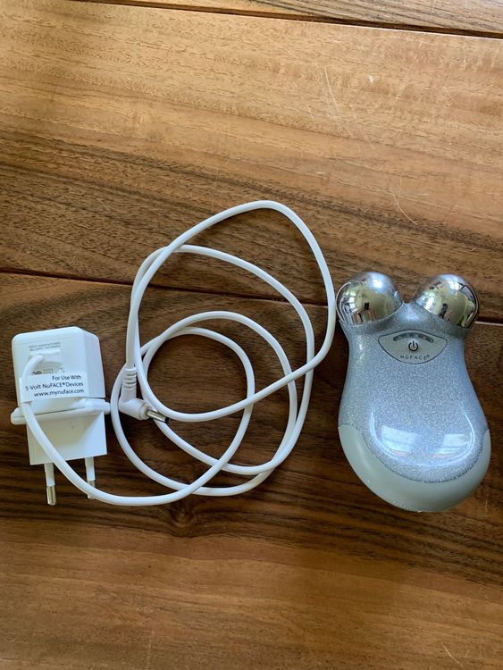 Mini NuFace Microcurrent Device für Hautpflege | Kaufen auf Ricardo