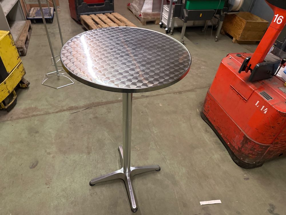 Bistrotisch Stehbar und klappbar 60cm und 112cm hoch II (Gebraucht) in ...