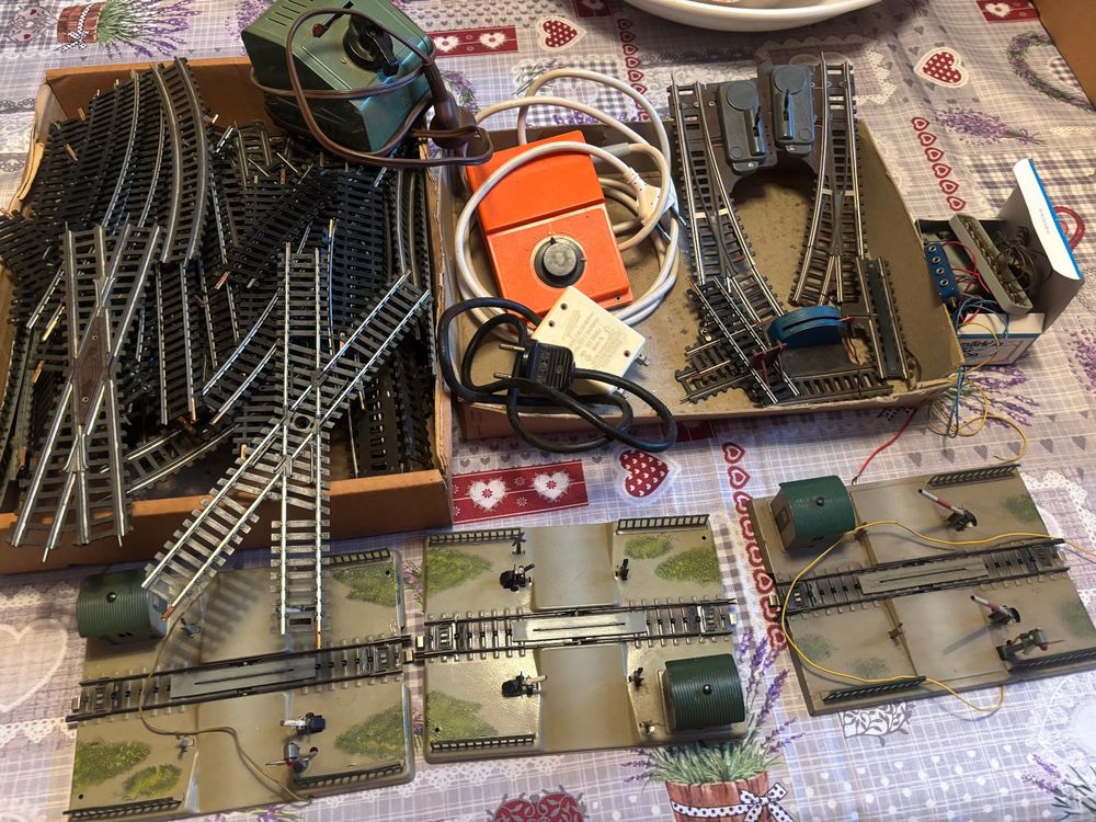 ROCO, Rails 100 pcs, Gleise, 2 transformateurs 3 passage niv (Gebraucht ...