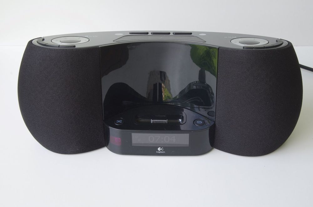 Logitech Pure-Fi Dream Docking Station | Kaufen auf Ricardo