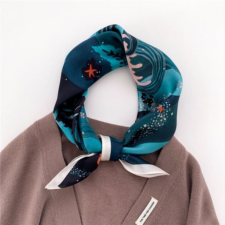 New 53cm 100% Silk Scarf, Teal Blue Sea Creatures Silk Scarf (Neu und ...