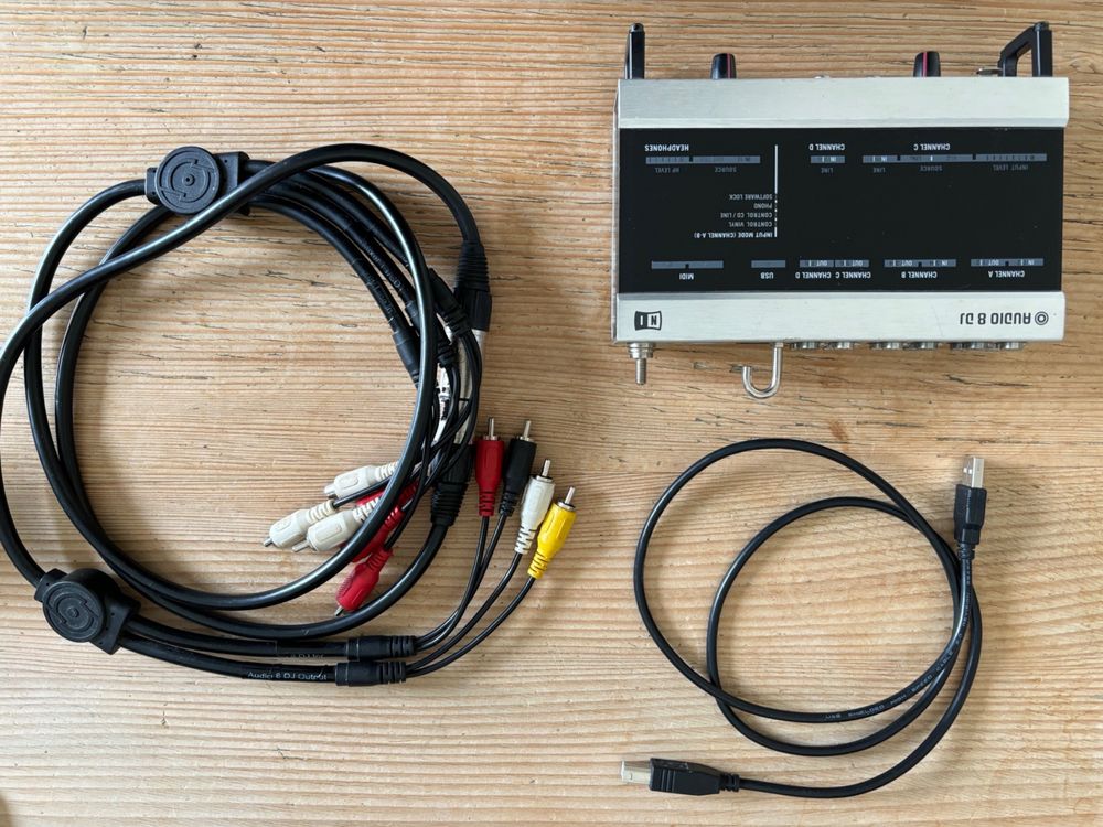Native Instruments Traktor Audio 8 DJ, Audio Interface (Gebraucht) in ...