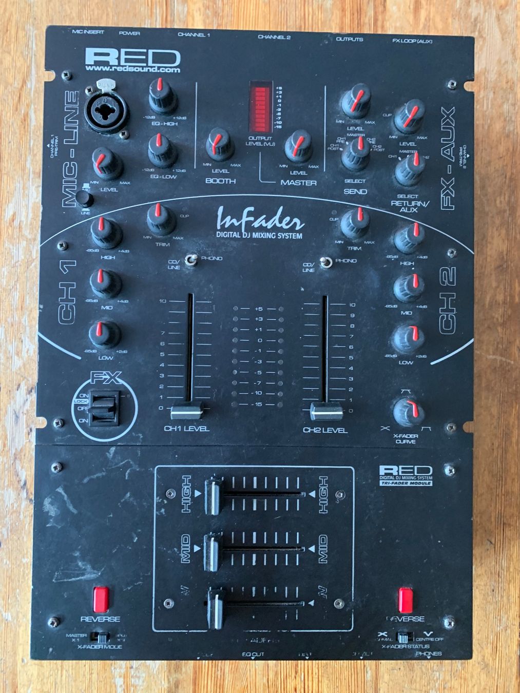 RED Sound INFADER. TRIPPLE Crossfader retro DJ mixer! (Gebraucht) in ...