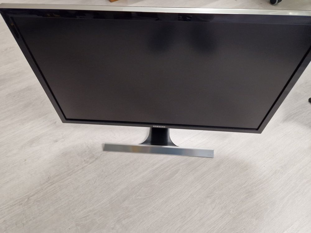 Samsung U28E590D 28 Zoll Monitor | Kaufen auf Ricardo