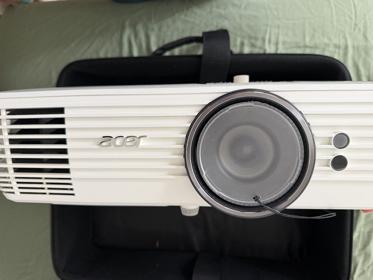 Acer H7850BD 4K DLP projector (Neu (gemäss Beschreibung)) in Bern für ...
