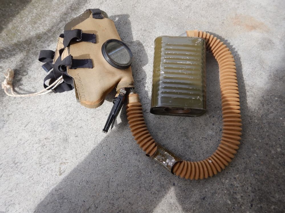 US Army Gas mask WW2 Model M1A2 (Gebraucht) in für CHF 130 – mit ...