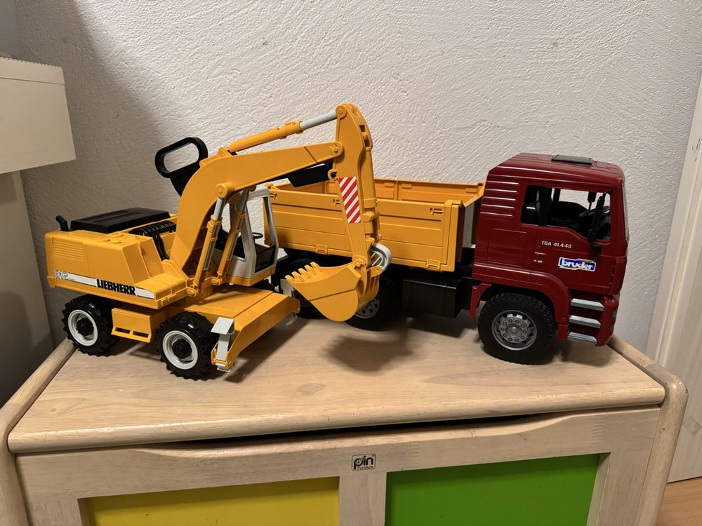 Bruder & Liebherr Kipplaster & Bagger Set | Kaufen auf Ricardo