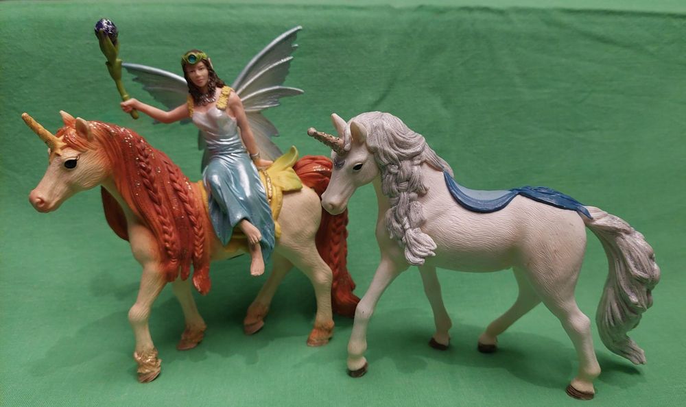 Schleich Spielsachen, 2 Pferde und 1 Reiterin | Kaufen auf Ricardo Schleich Spielsachen, 2 Pferde und 1 Reiterin | Kaufen auf Ricardo
