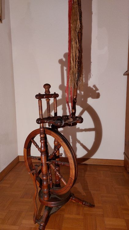 Antikes Spinnrad aus Holz, Vintage, Deko (Gebraucht) in Reinach BL für ...