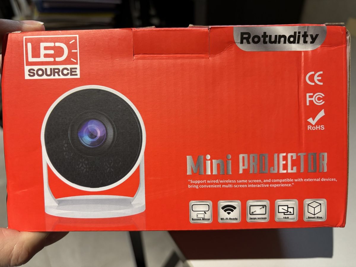 Mini projecteur neur (Neuf (Voir description)) à Salvenach pour CHF 5 ...