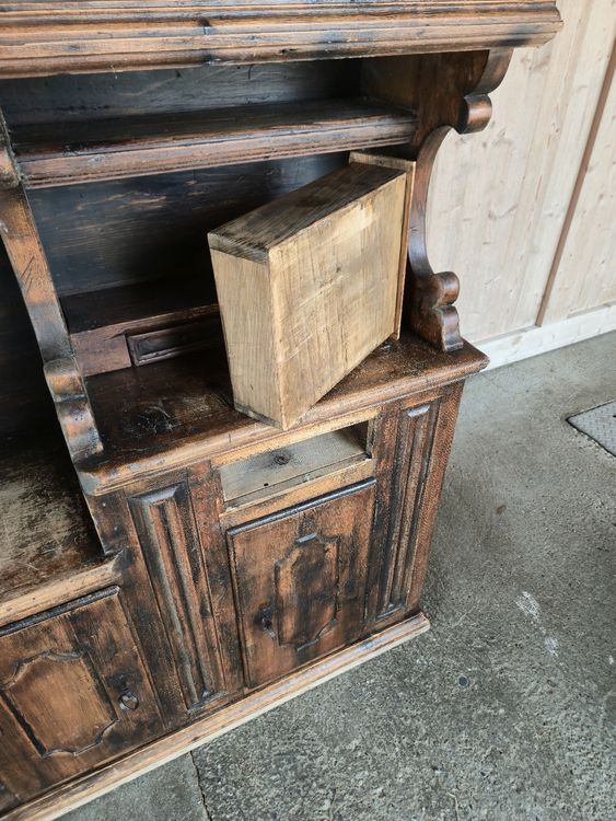 Altes kleines Barock Buffet Tannenholz (Gebraucht) in Wauwil für CHF 20 ...
