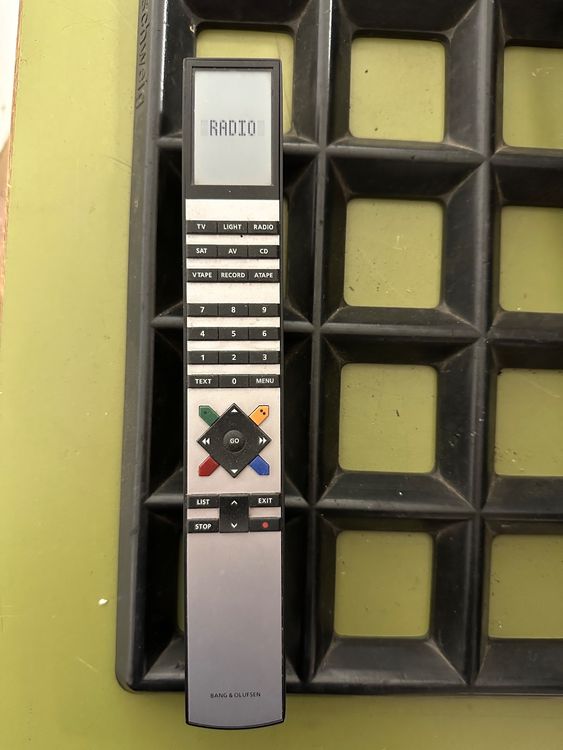 Bang & Olufsen BeoSystem 2500 mit Fernbedienung (Gebraucht) in für CHF 150 – nur Abholung auf ...