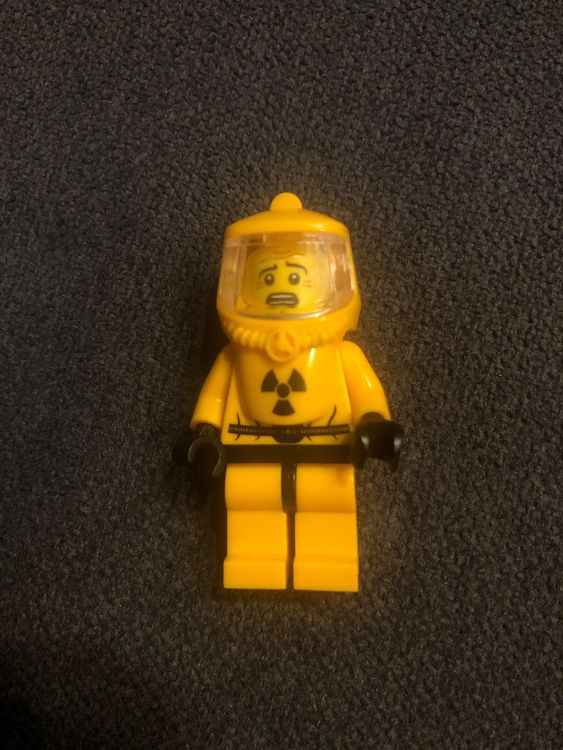 Lego figurine à collectionner 2011 Hazmat Guy (Gebraucht) in Fully für ...