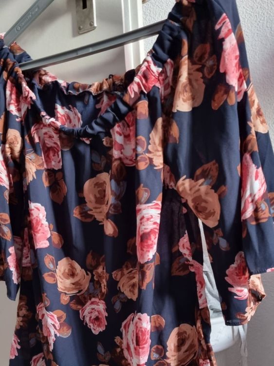 Bluse mit Blumen neu Gr.S (Neu und originalverpackt) in geroldswil für CHF 14 – mit Lieferung ...
