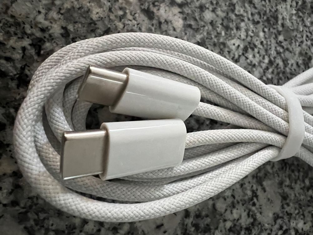 iPhone 15 Kabel Typ c 2 Meter (Neu und originalverpackt) in für CHF 12 ...