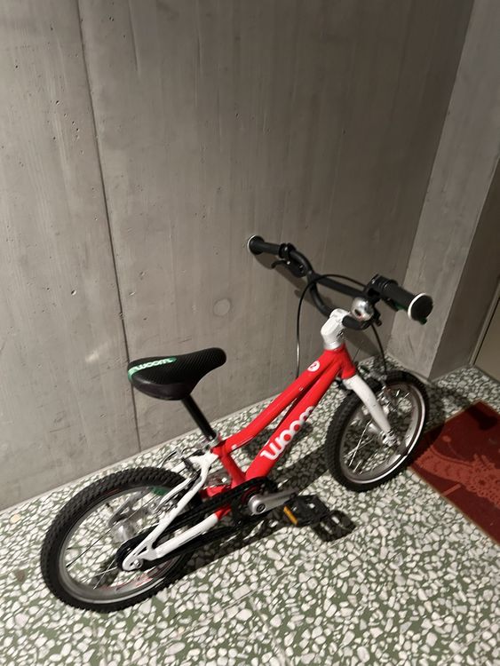 Woom 2 Velo Kinderfahrrad rot weiss 14 Zoll (Gebraucht) in Luzern für CHF 300 – nur Abholung auf ...