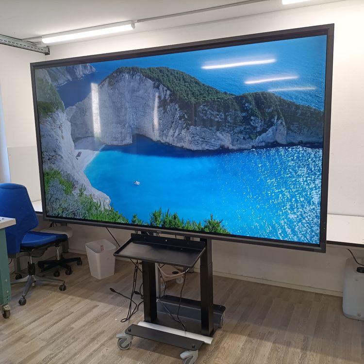 NEC E905 LCD 90 Zoll Full-HD Monitor mit SP-RM1 Lautsprecher (Gebraucht ...