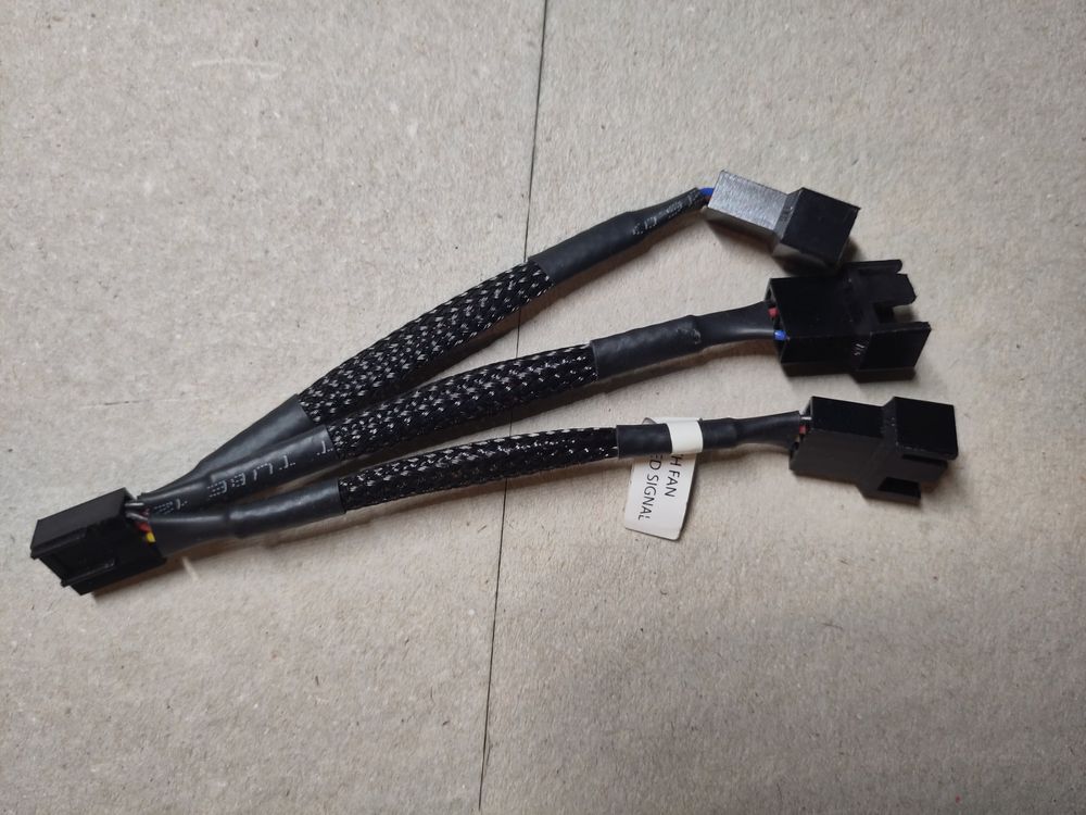 diverse Kabel Noctua Fan Adapter, 4Pin 3x Splitter,... | Kaufen auf Ricardo