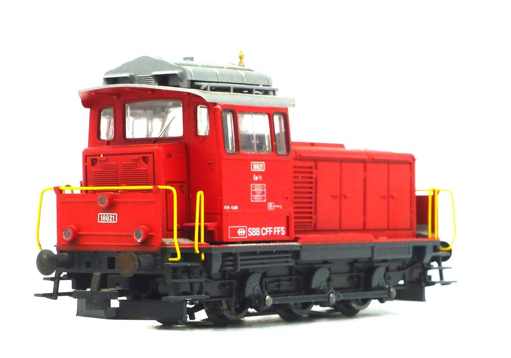 Neuwertige Rangierlok Em 3/3 18821 SBB H0 AC Rivarossi 1083 (Neu (gemäss Beschreibung)) in ...