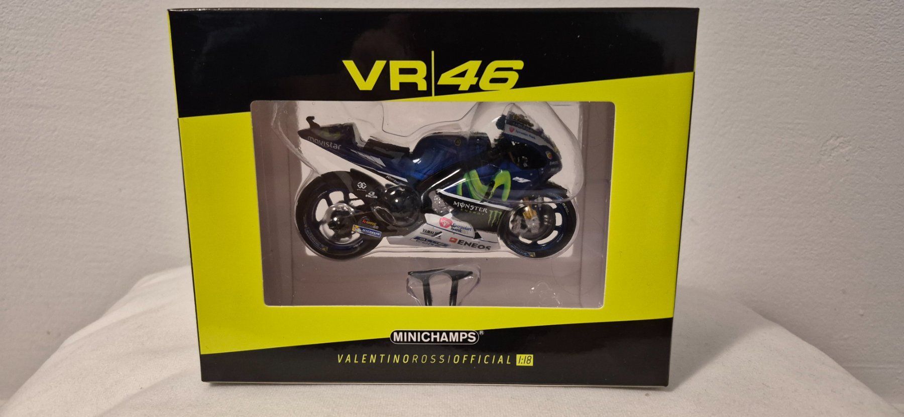 Yamaha YZR-M1 Rossi 1/18 Minichamps + Gratis!!! (Neu und ...