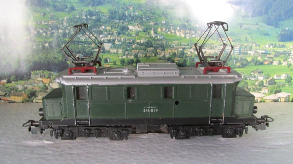 MÄRKLIN: DB E-LOK BR E44 GRÜN GUSSMODELL | Acheter sur Ricardo