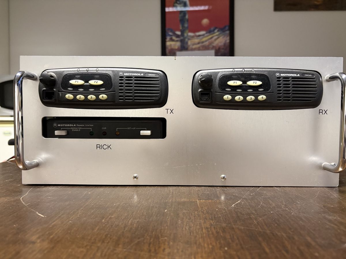 Ripetitore Ponte Radio UHF 2 x Motorola GM340 BOX + Batteria (Gebraucht ...