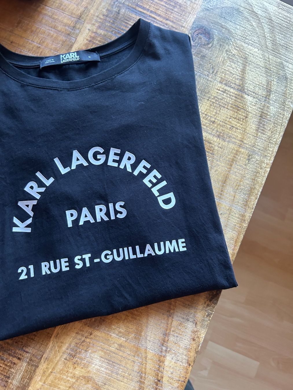 Wunderschone Karl Lagerfeld T Shirts Ein Statement Der Eleganz Und Rebellion