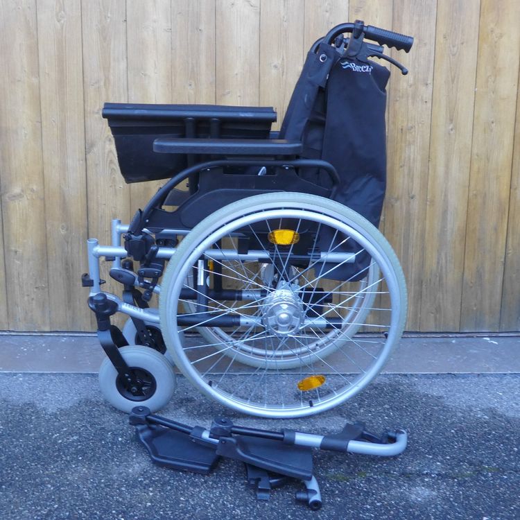 Rollstuhl Breezy, SB 52 cm, Zusatzbremsen, nur CHF 229 | Kaufen auf Ricardo