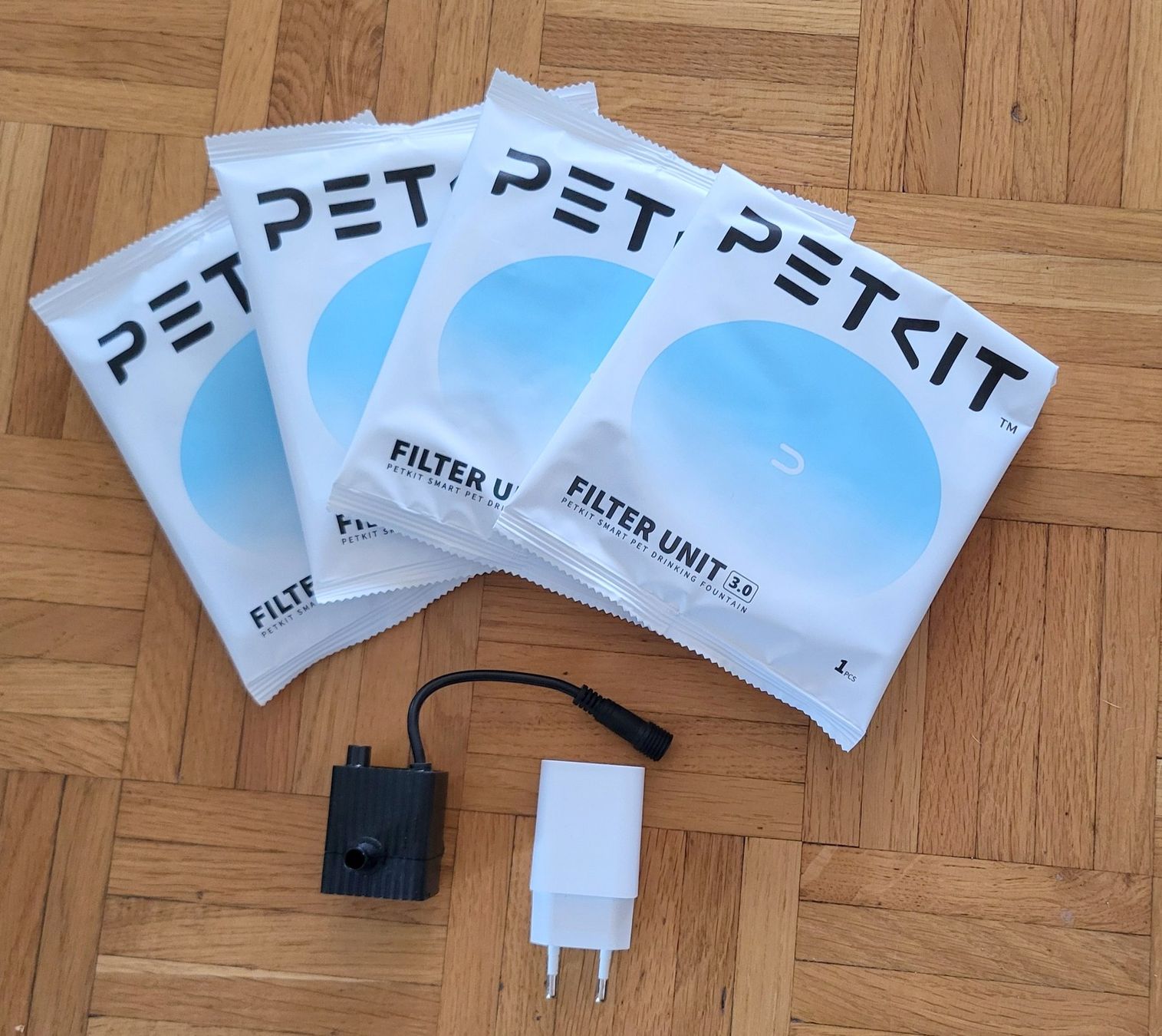 Fontaine pour chat Petkit Eversweet 3 avec 4 filtres (D'occasion) à ...