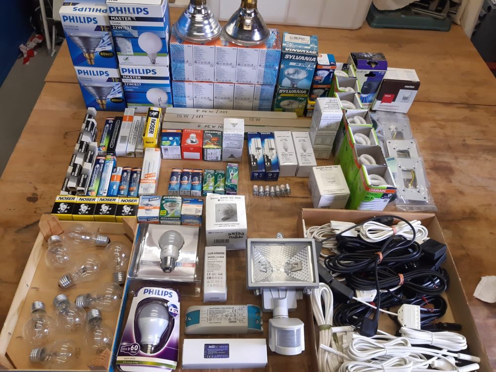 Lagerräumung Elektromaterial (Gebraucht) in für CHF 3 – nur Abholung ...