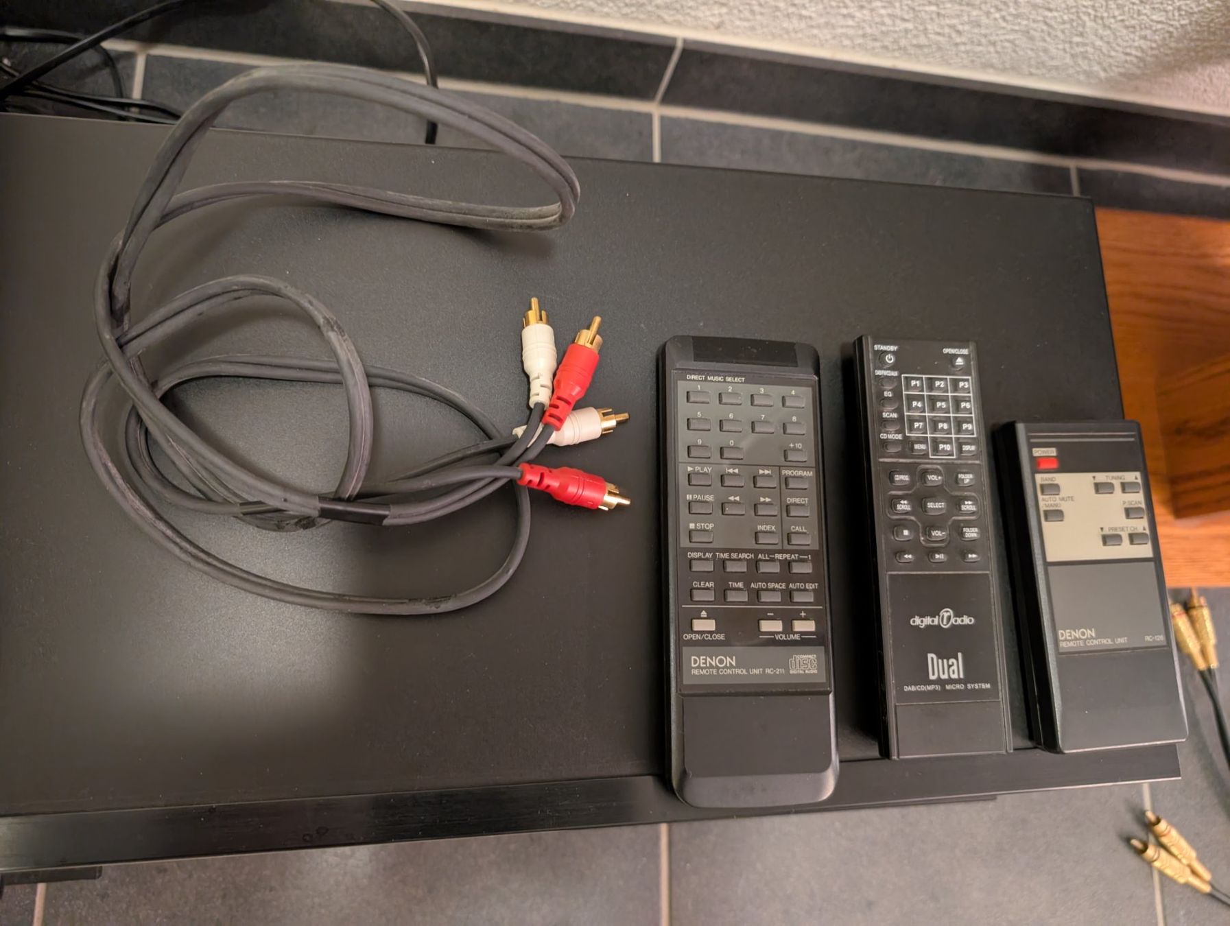 Stereo CD Player & AM-FM Stereo Tuner DENON, Stereo Cassette (Gebraucht) in Burgdorf für CHF 1 ...