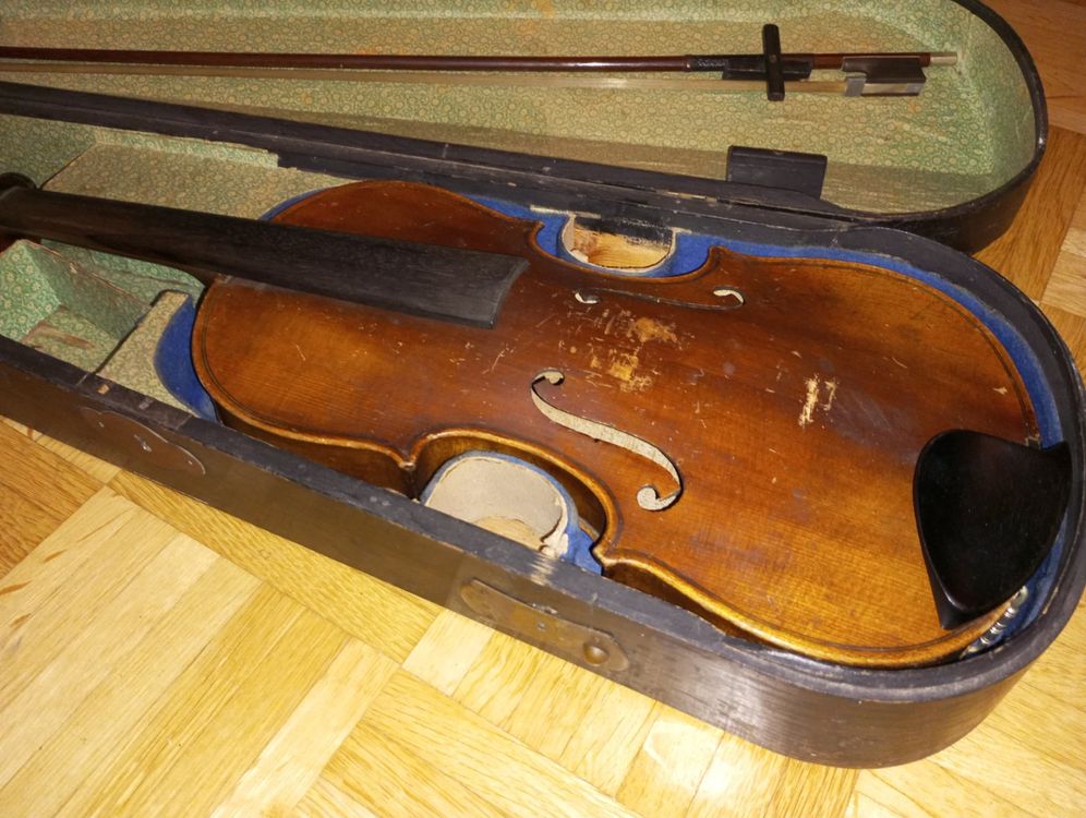 Sehr alte Geige / mit Koffer / Bogen /Antik (Gebraucht) in Steffisburg ...