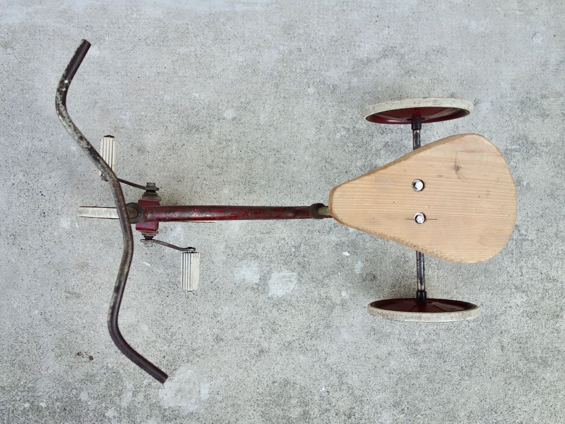 altes weinrotes Dreirad von KEMP Swiss Made (Gebraucht) in Kerzers für ...