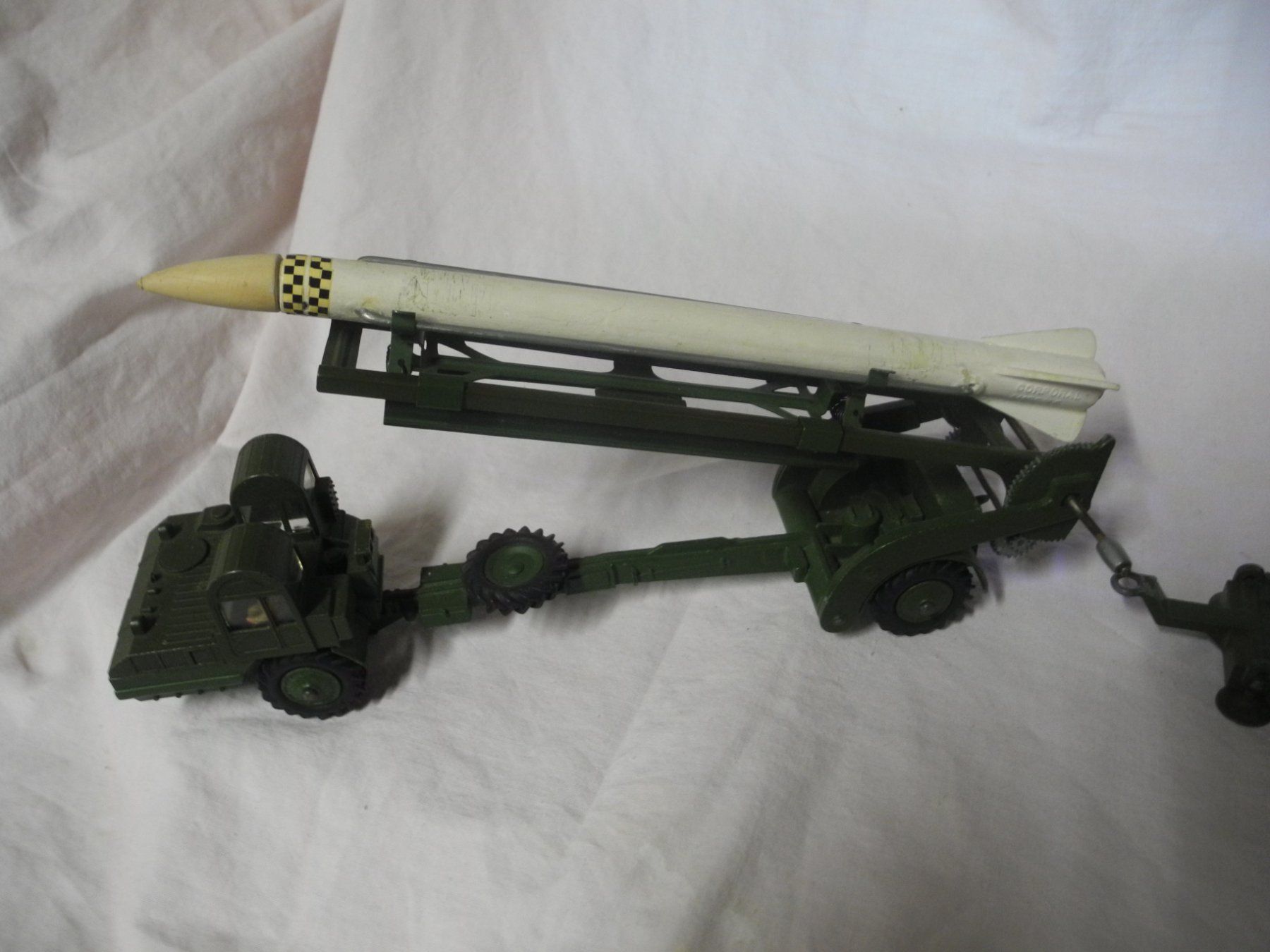 MILITÄR DINKY TOYS NR. 666 MISSILE ERECTOR + PLATFORM GUT (Gebraucht ...