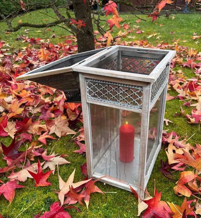 GROSSE LATERNE MIT DEKO-SCHLITTEN!!! (Gebraucht) in Hendschiken für CHF 25 – nur Abholung auf ...